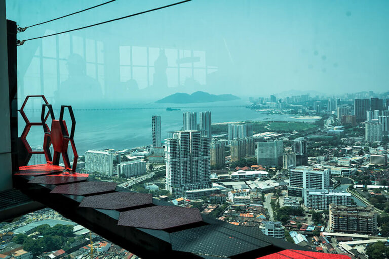 【Review】The Top Komtar Observatory deck and Rainbow skywalk Malaysia ...